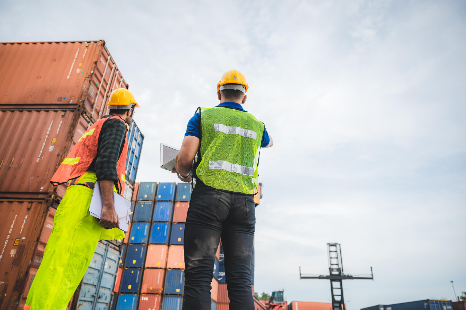 MGK Transportes | Conectando destinos, entregando confiança!